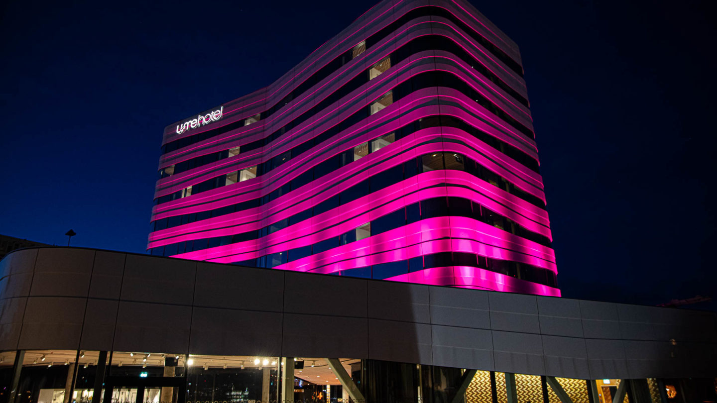 Boka ett rum med exceptionell utsikt hos oss på U&Me Hotel